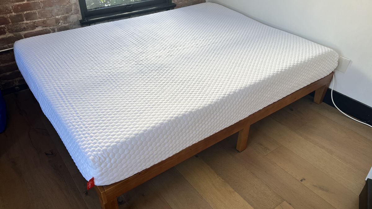 Zinus vs Layla: Which cheap mattress is right for your sleep style ...