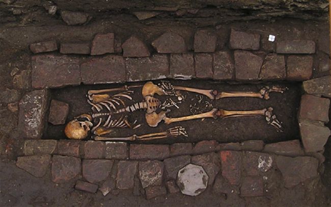 This Medieval Mother Had a Gruesome 'Coffin Birth' After Medieval Brain ...