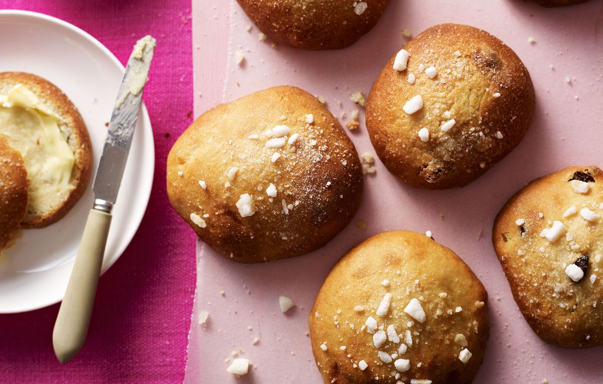 Bath buns | Baking Recipes | GoodtoKnow