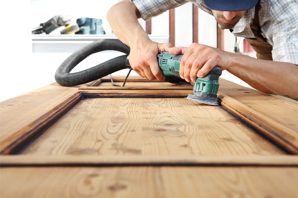 Sanding doors: A smart DIY guide for a flawless finish | Homebuilding