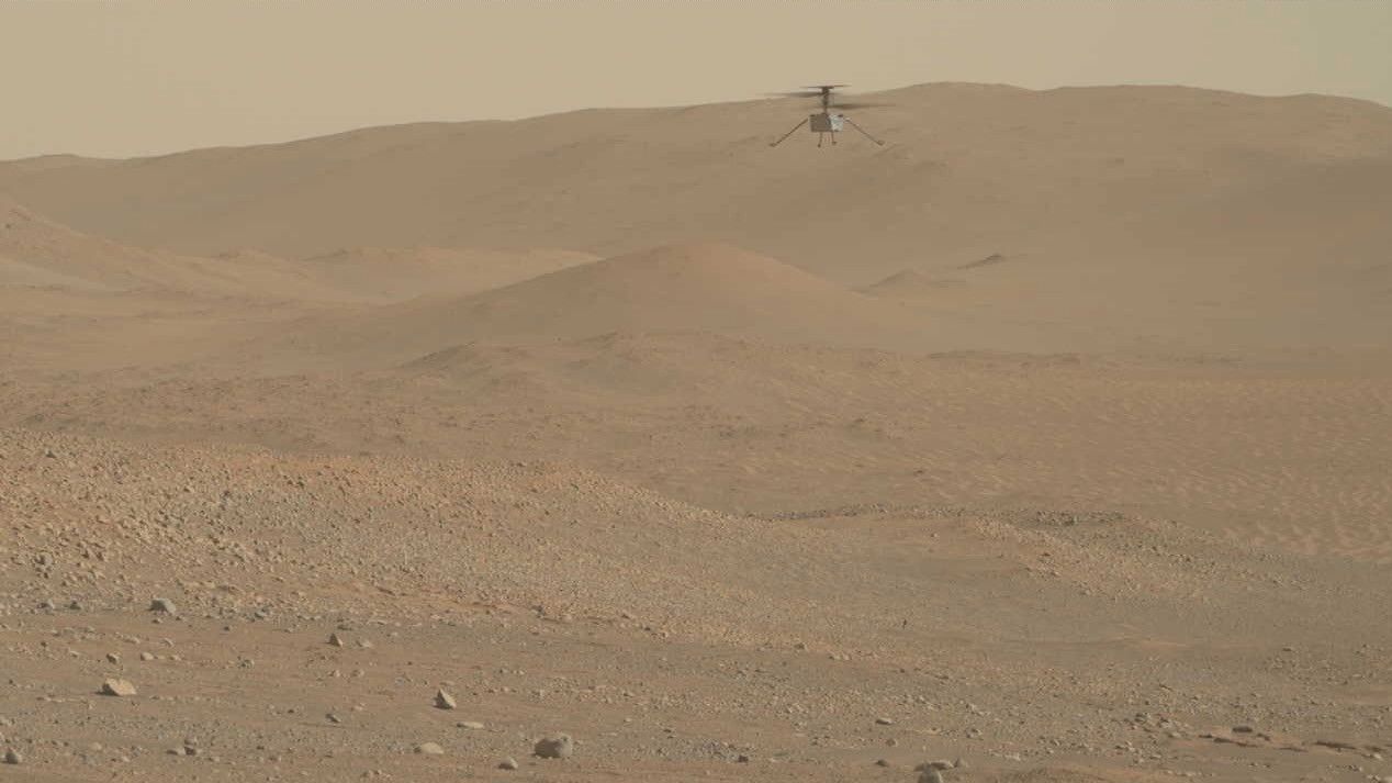 Perseverance rover watches Ingenuity Mars helicopter fly (video) | Space