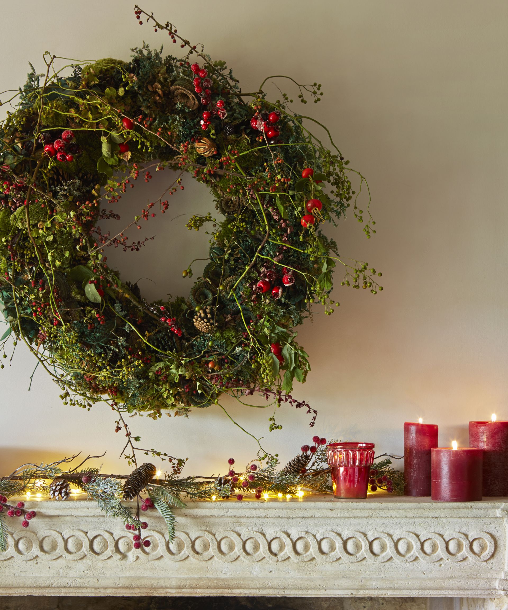 Christmas wall decor: 20 fabulous festive flourishes | Homes and Gardens