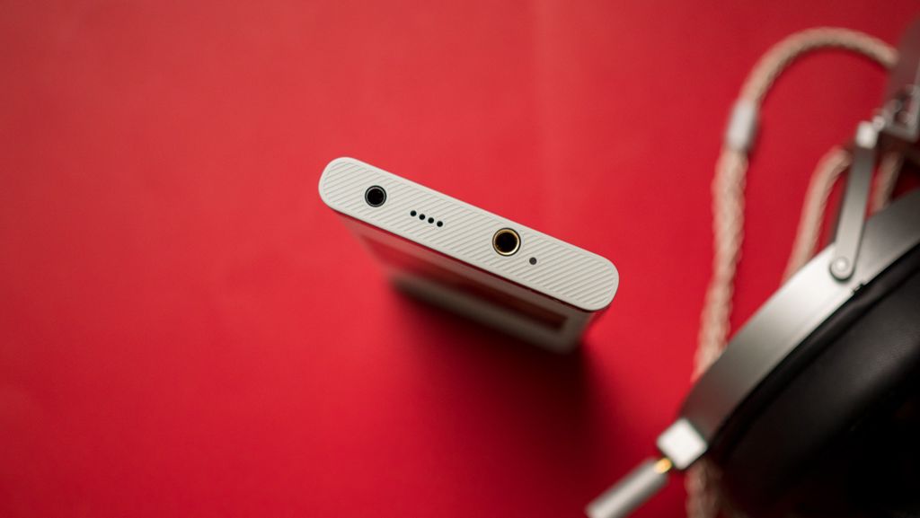 Moondrop MIAD01 review: A unique phone that's aimed at audiophiles ...