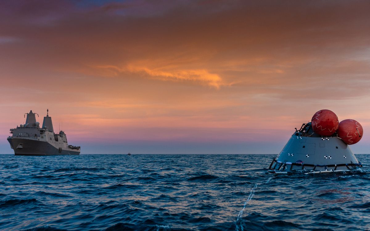 Spectacular Photos: NASA Practices Orion Space Capsule Recovery at Sea ...