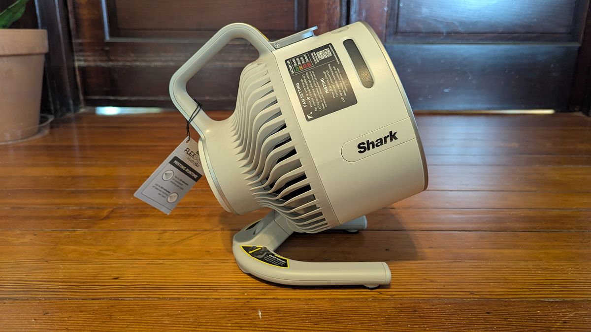 Shark FlexBreeze HydroGo review: a modern misting fan for on-the-go ...