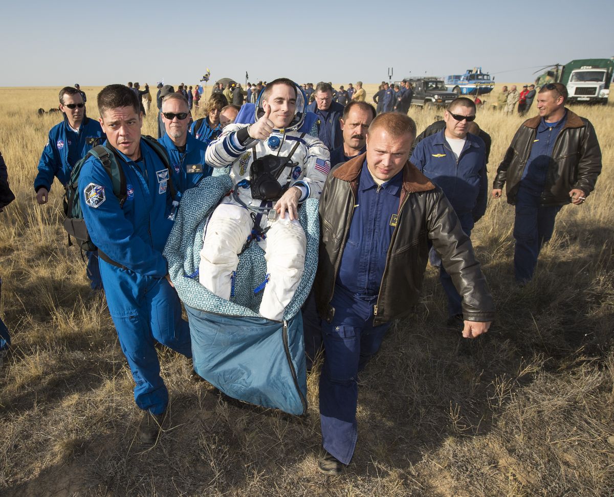 Soyuz Landing Day Photos for ISS Expedition 36 Crew (Gallery) | Space