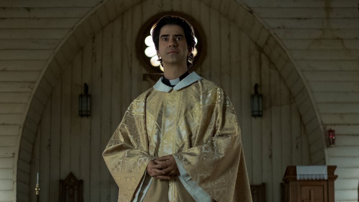 Midnight Mass: 7 Big Questions We Have After The Netflix Series ...