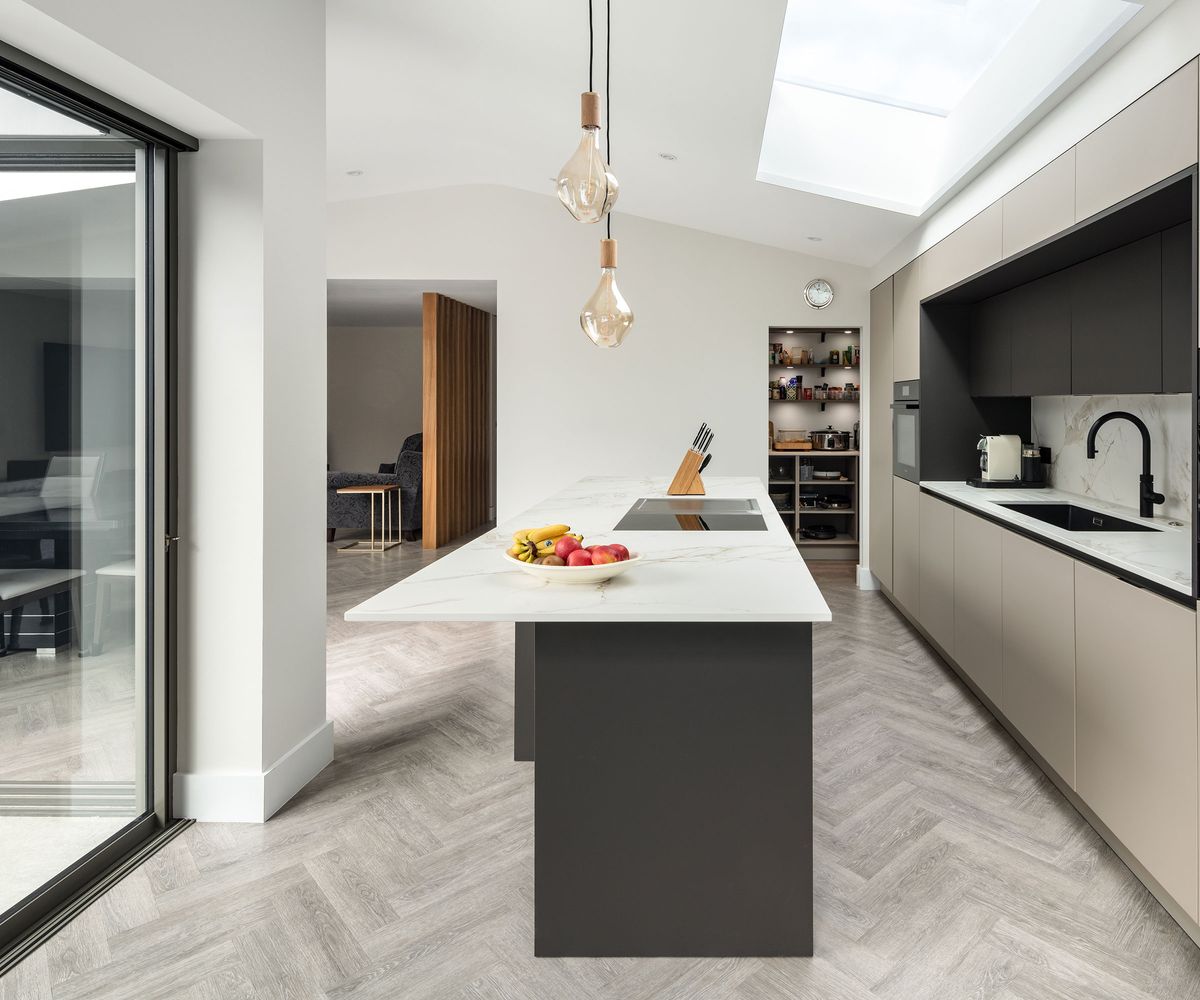 10 L-shaped kitchen extension ideas for maximum space | Homebuilding