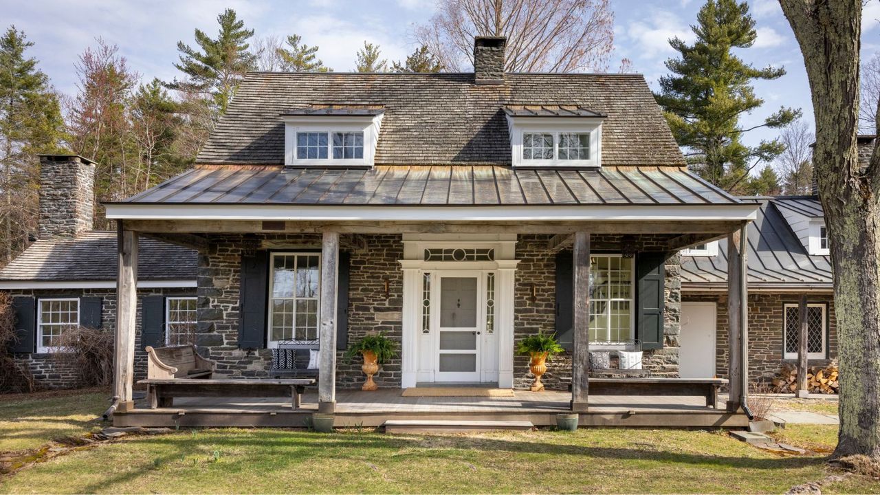 The Prince and Princess of Wales inherited this farmhouse | Homes and ...