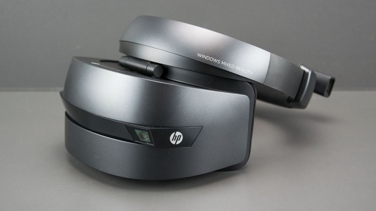 HP Windows Mixed Reality Headset Review: Narrow FOV Is Not What You ...