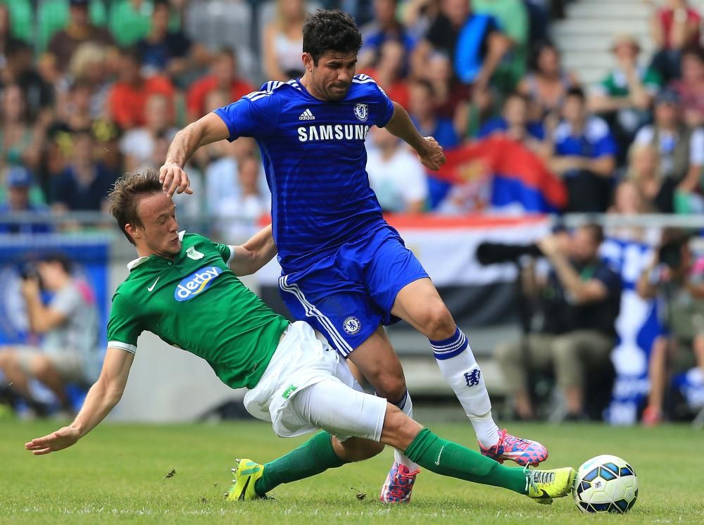 Costa off the mark on his Chelsea debut | FourFourTwo