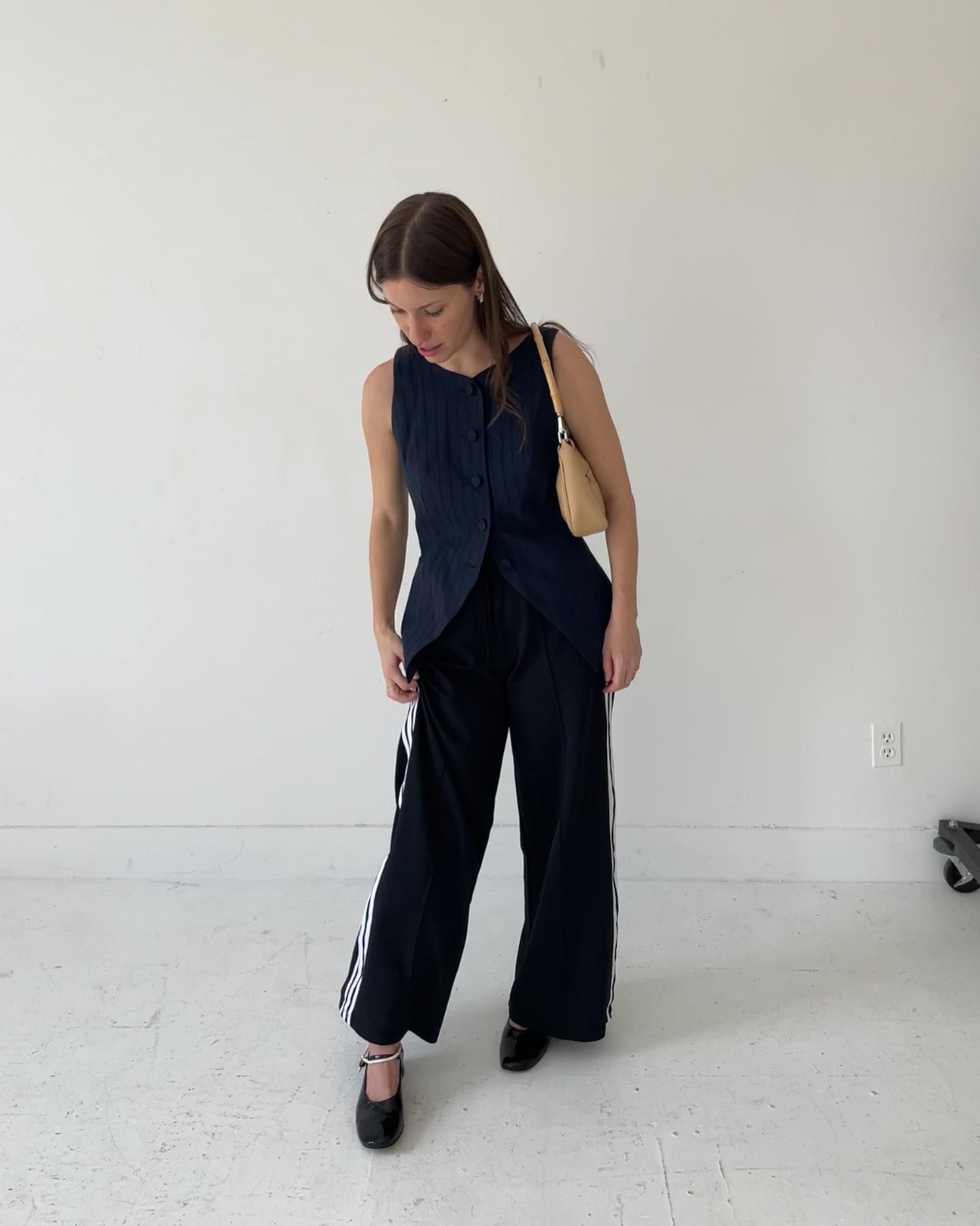 8 Inspiring Outfit Ideas Featuring Adidas Track Pants and Ballet Flats ...