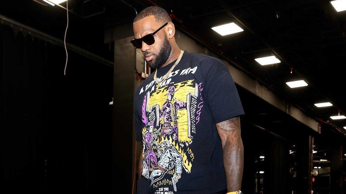 LA Leaker: LeBron James just showed off Beats Studio Buds | Tom's Guide
