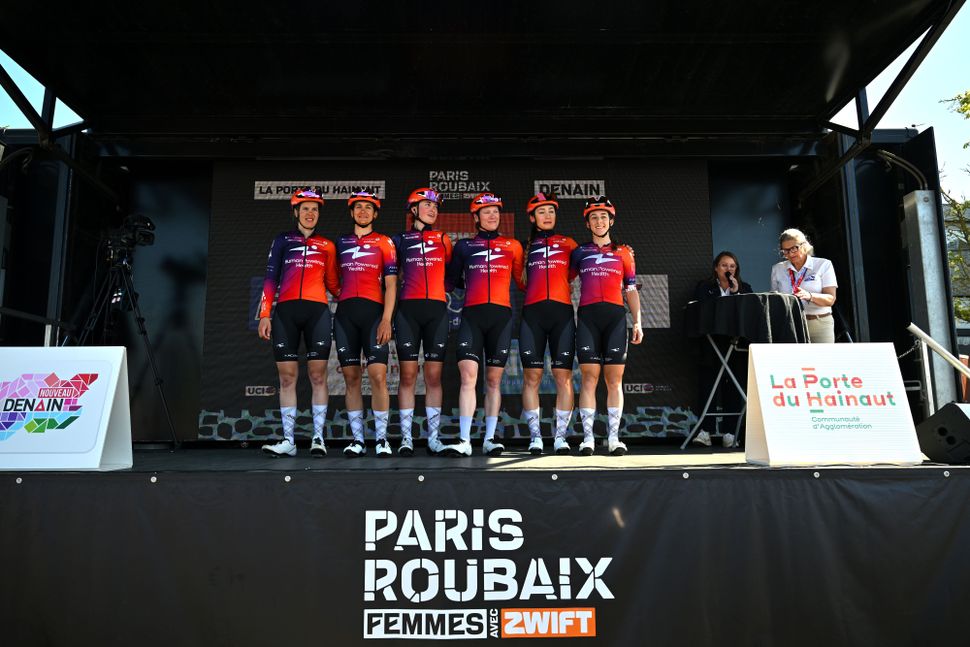 As it happened: French megastar solos to Paris-Roubaix Femmes 2025 ...