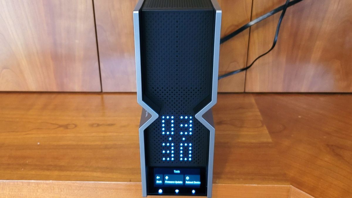 I just tested a $700 Wi-Fi 7 router with dual screens — and it’s ...
