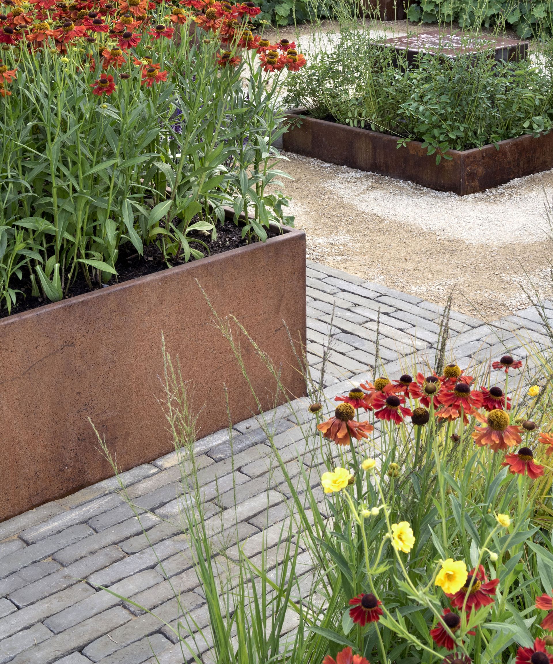 Patio flooring ideas: 10 smart looks for your paved space | Homes and ...