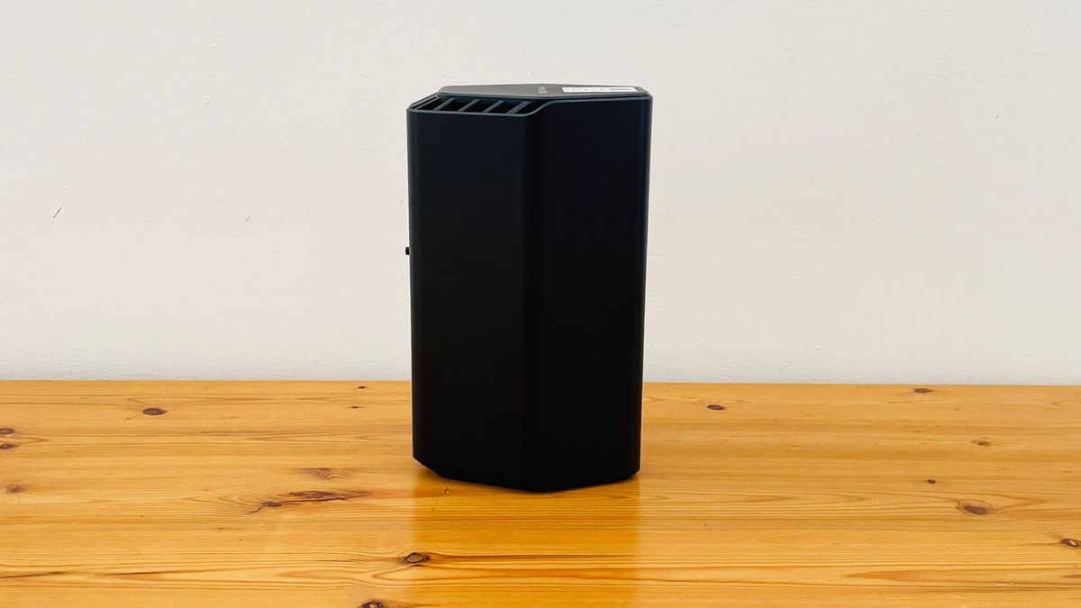 Netgear Nighthawk RS300 review: high-speed Wi-Fi 7 at a competitive ...