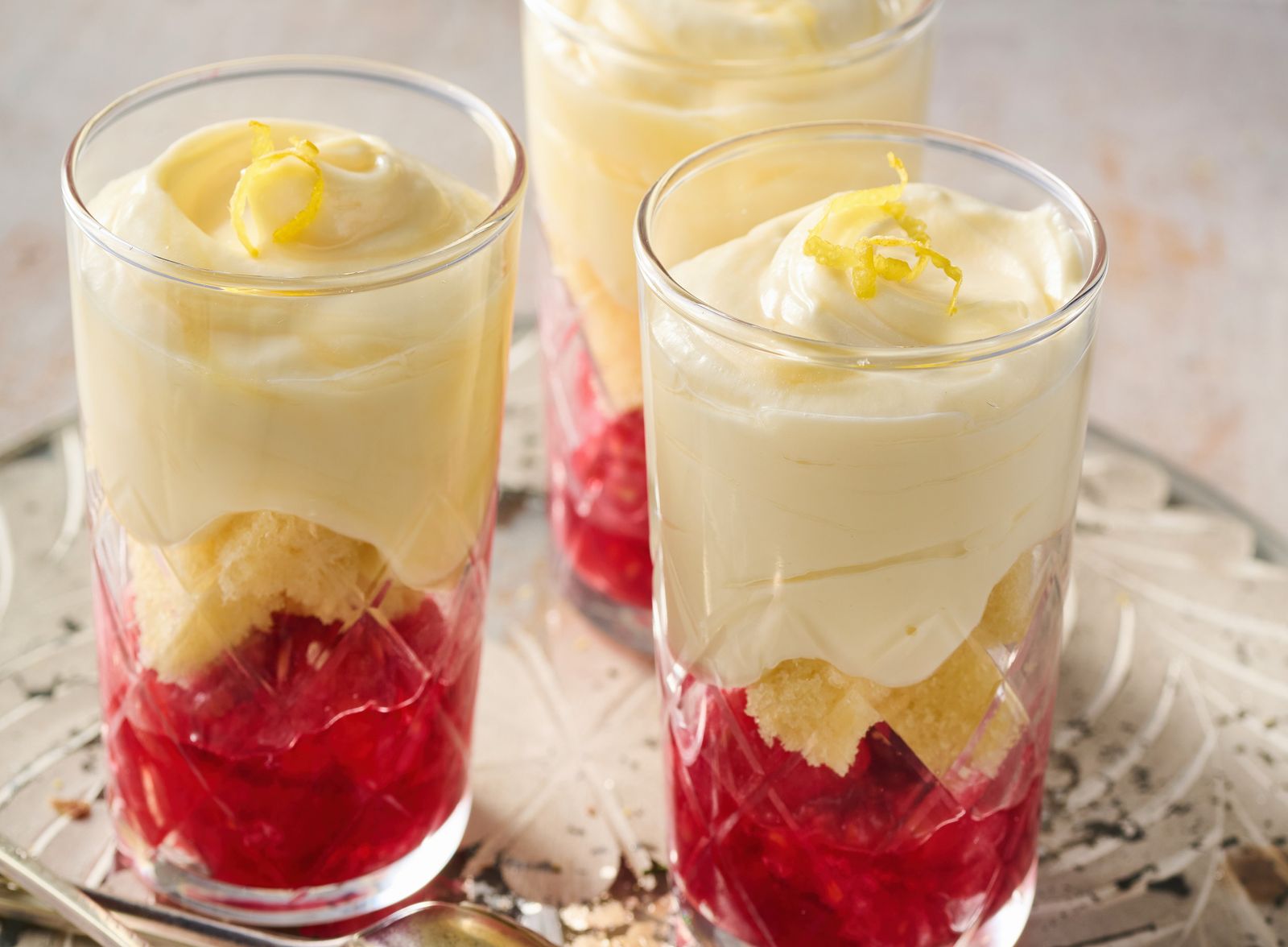 Mini trifle shots | GoodtoKnow