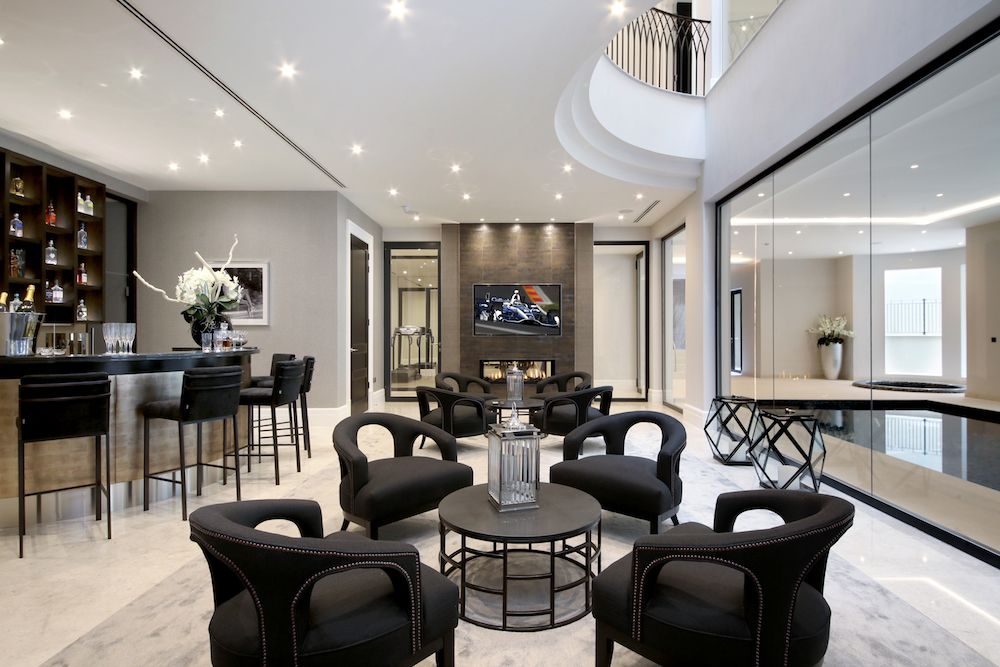 This London mansion comes with a cool cocktail bar and leisure complex