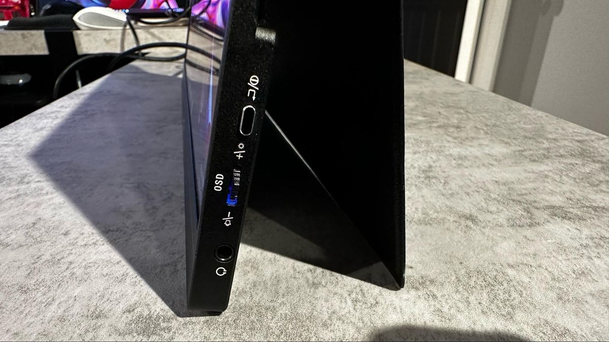 Arzopa G1 Game Portable Monitor Review: 144 Hz Gaming Value | Tom's ...