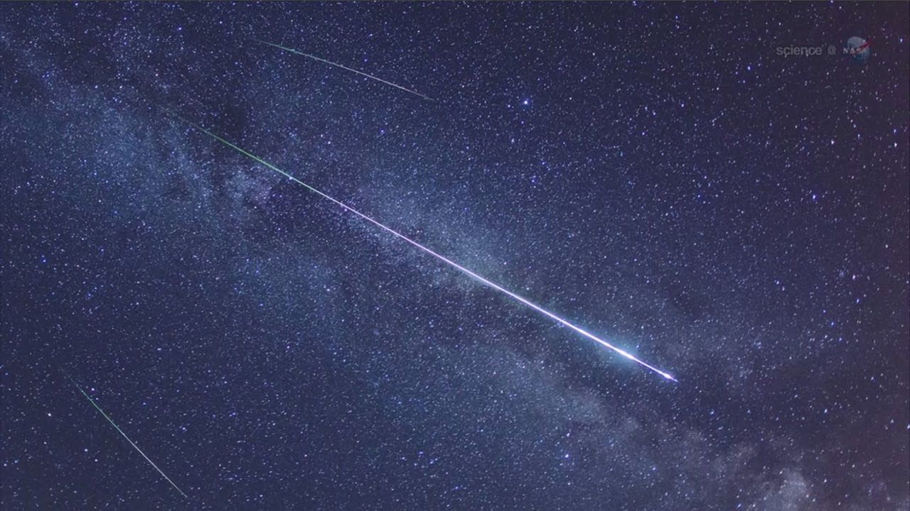 Lyrid meteors face off against a bright moon | Space