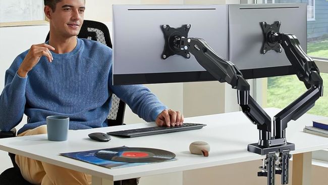 I hate the stands that most gaming monitors come with, so join me in my ...