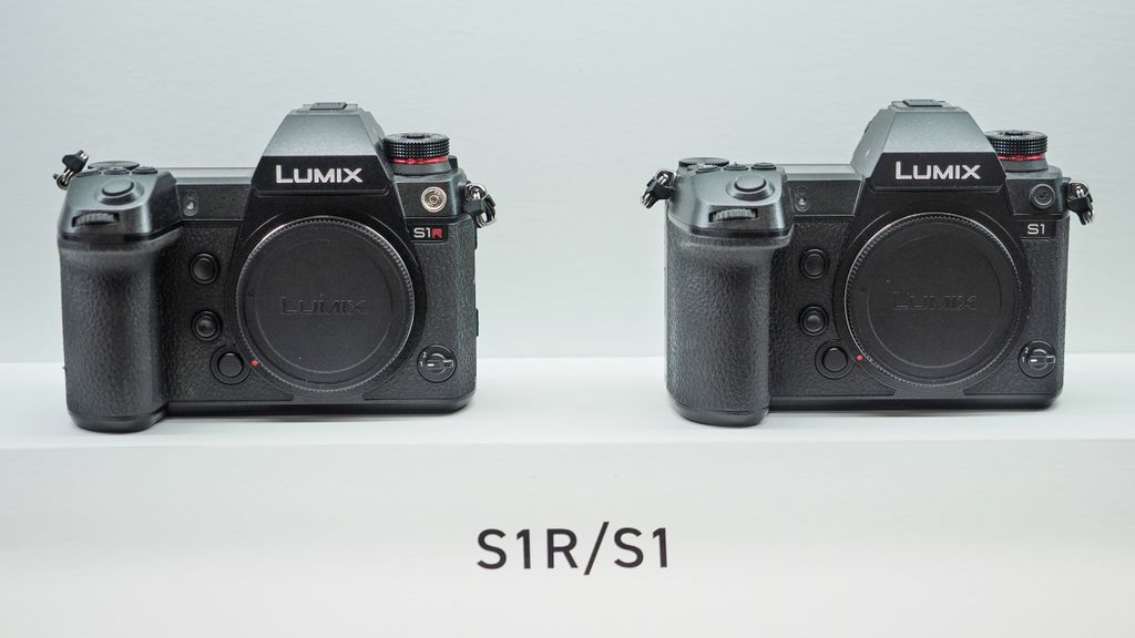 13 world-first cameras from Panasonic, from the first ever mirrorless ...