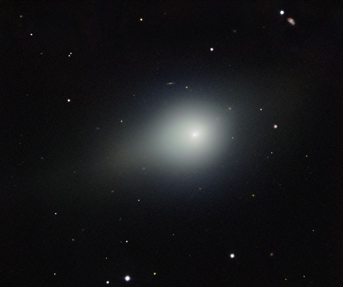 New telescope images prove comet 3I/ATLAS is getting brighter and ...