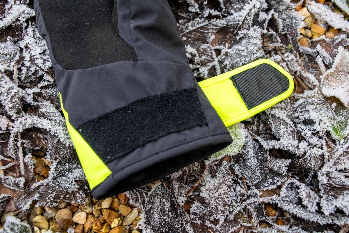 Gore Wear Gore-Tex Insulated Trigger gloves review: The last word in ...