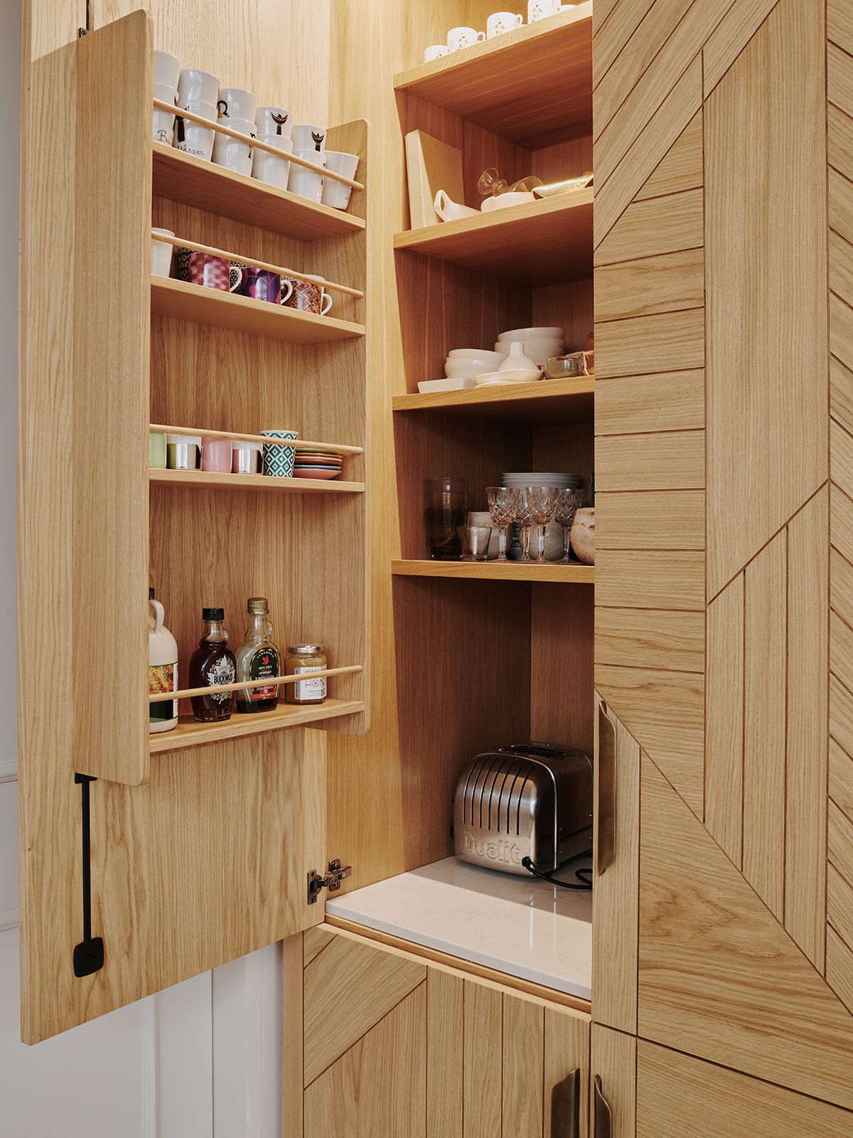 Pantry door ideas to restore order and originality to your kitchen ...