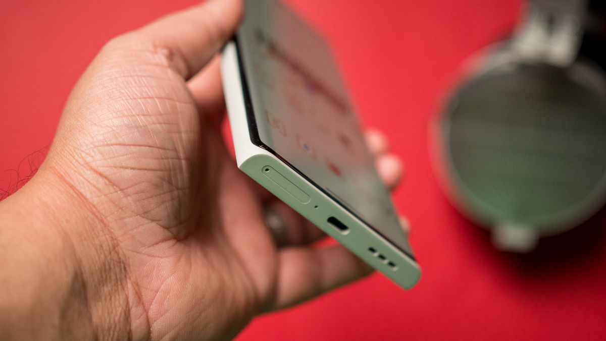 Moondrop MIAD01 review: A unique phone that's aimed at audiophiles ...