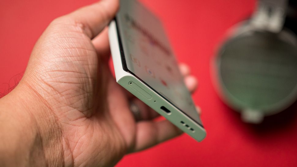 Moondrop MIAD01 review: A unique phone that's aimed at audiophiles ...