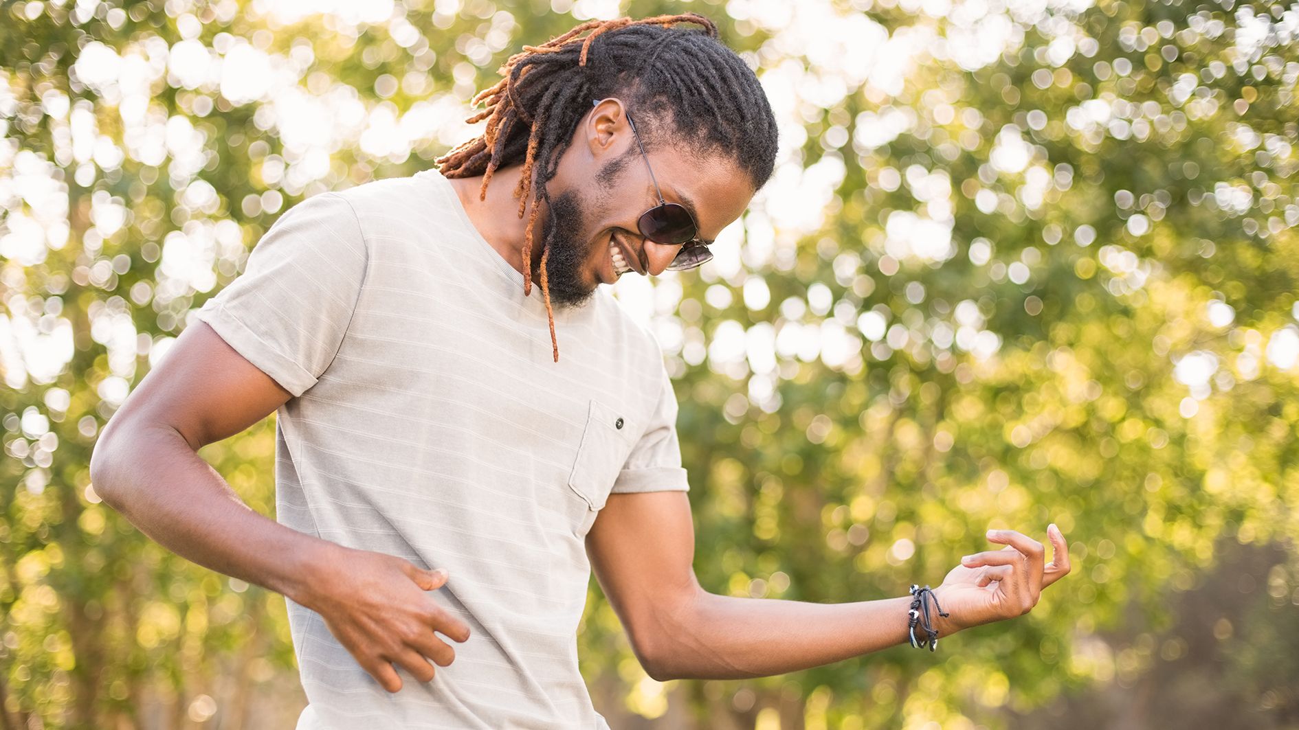 Guitarless practice: how to learn without the instrument, and improve ...