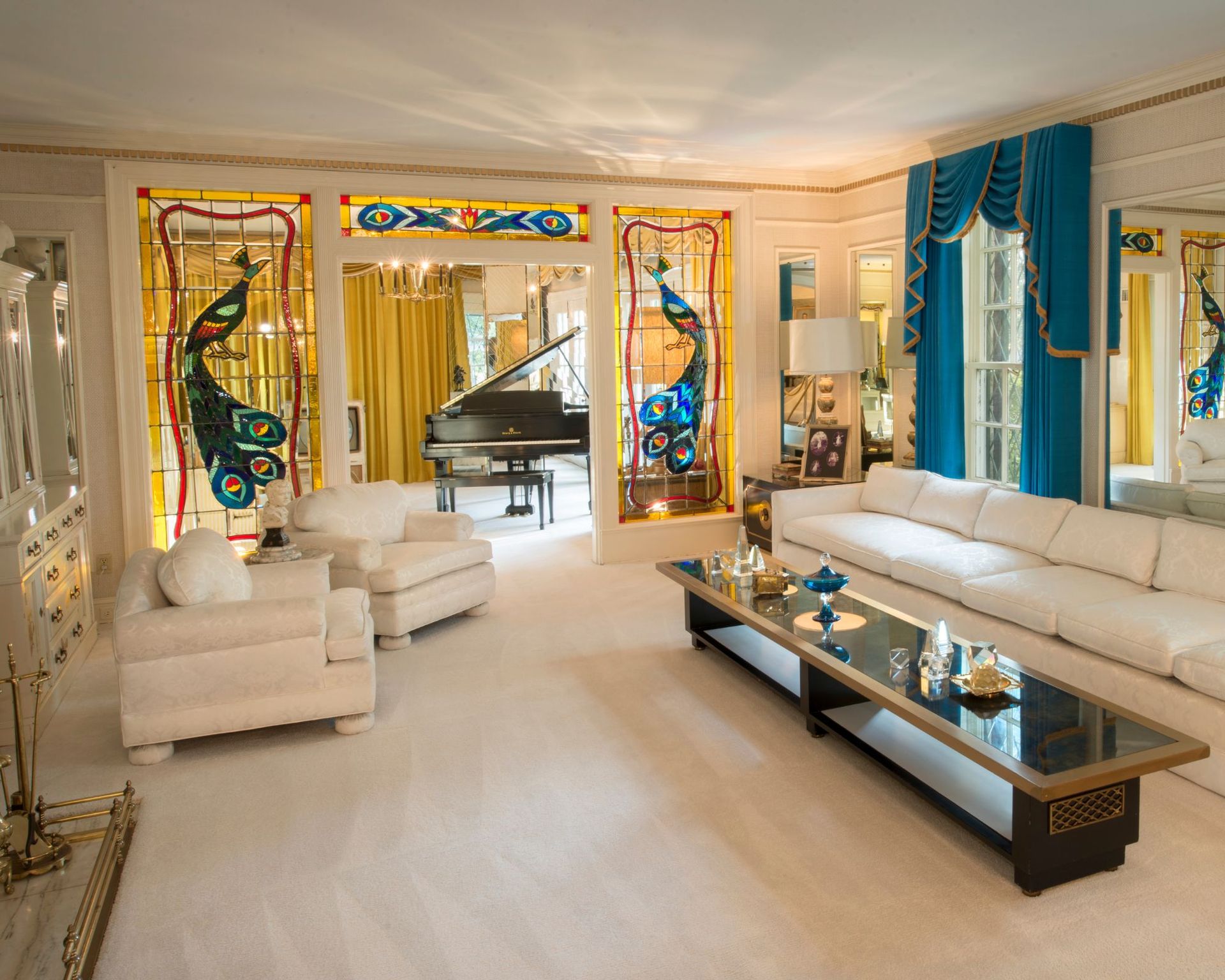 Elvis's Graceland is an insight into his eclectic '60s style | Homes ...
