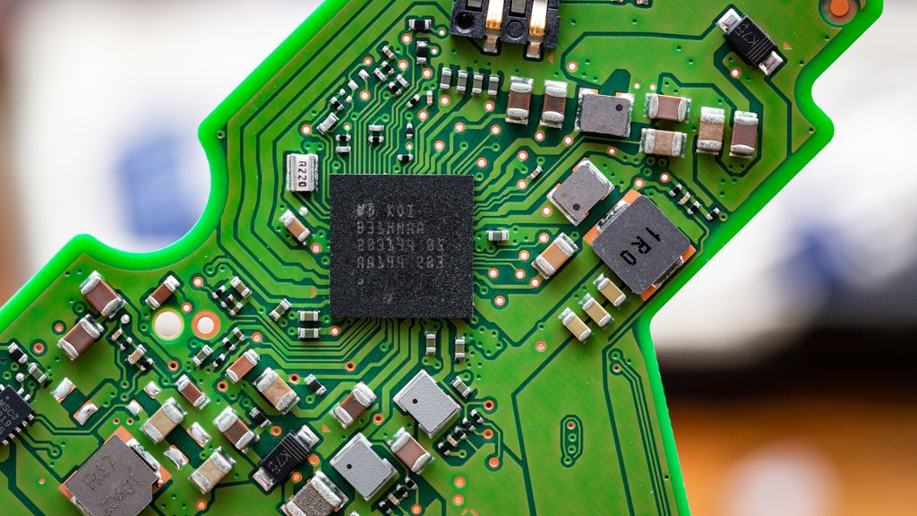 Western Digital Red Pro 20TB HDD Review: OptiNAND on a Platter | Tom's ...