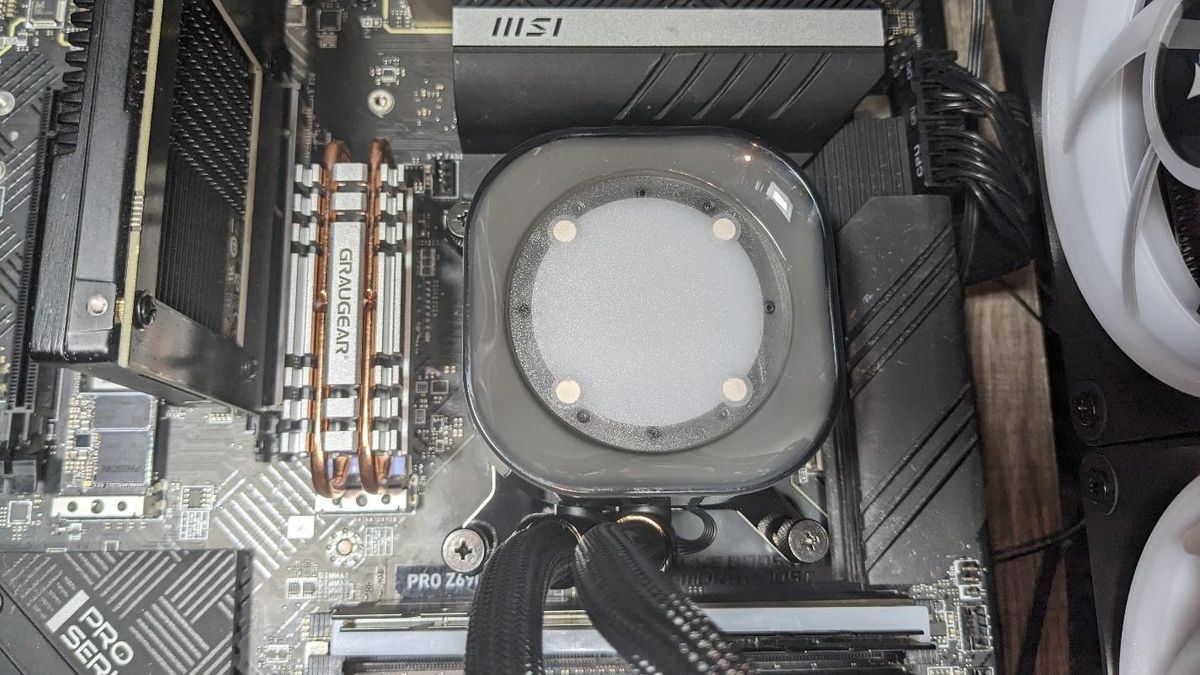 Corsair iCUE Link H150i RGB Review: Strong performance, tons of ...