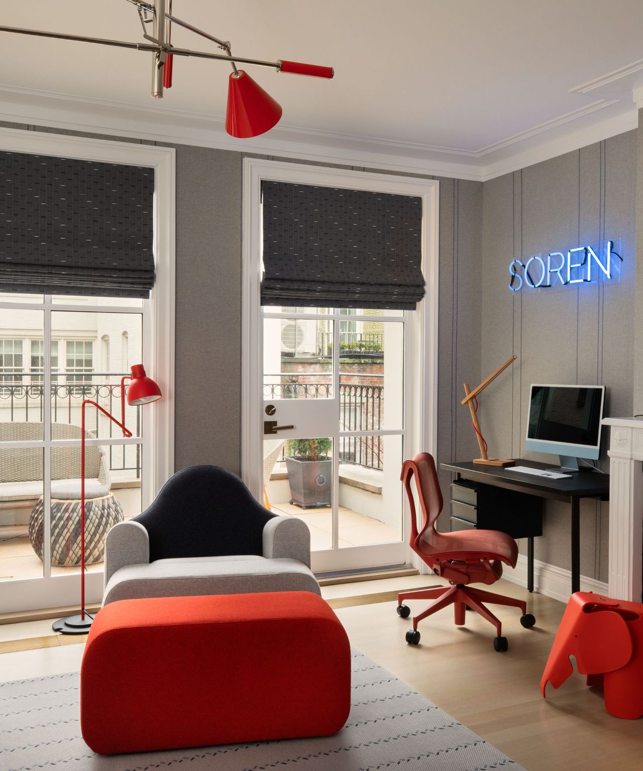 This New York City apartment blends a 'fearless' art collection with ...