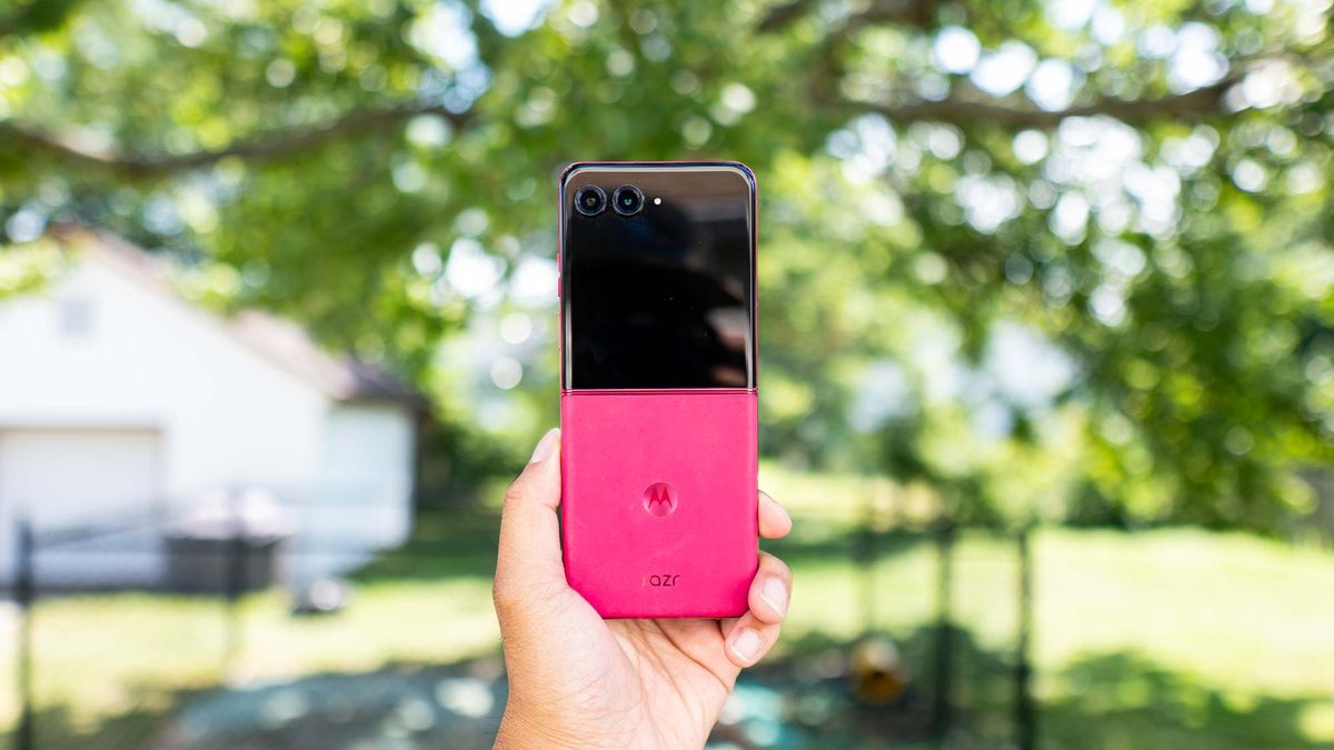 Motorola Razr Plus 2024 review: bigger and better in (almost) every way ...