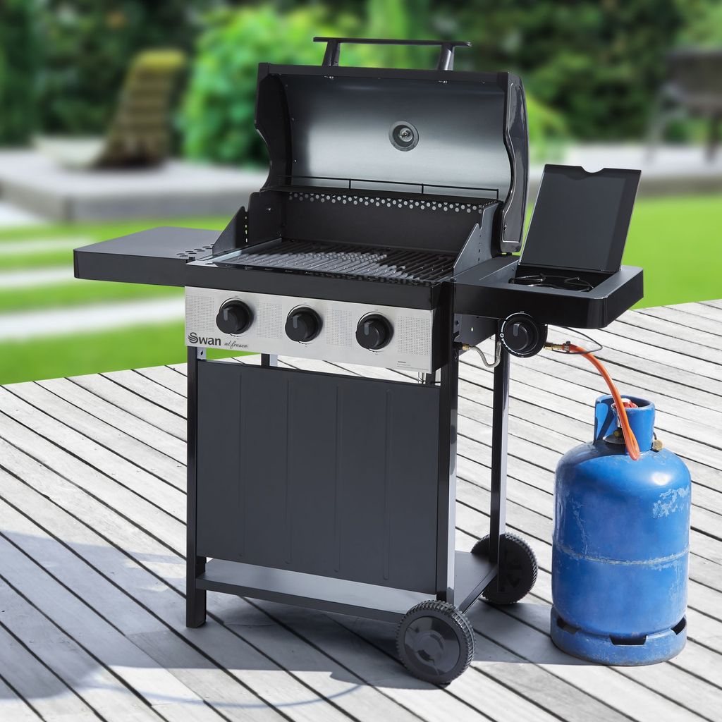 Gas vs charcoal BBQ - which type should you buy? Experts explain ...
