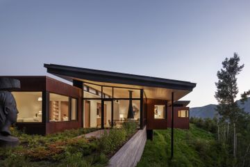 Tour this quietly elegant Aspen house which interlinks art and nature ...