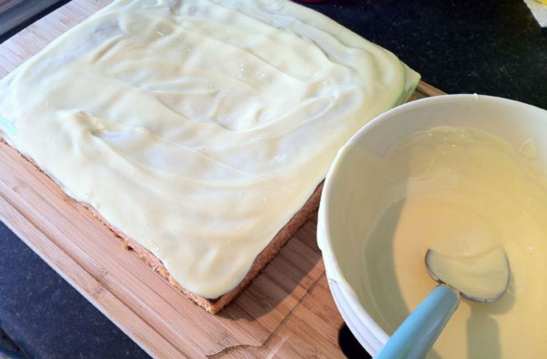 Sweetie tray bake | GoodtoKnow