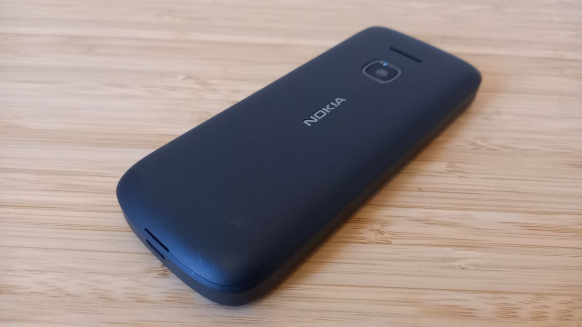 Nokia 225 4G (2020) review: a retro mobile phone at a super low price ...