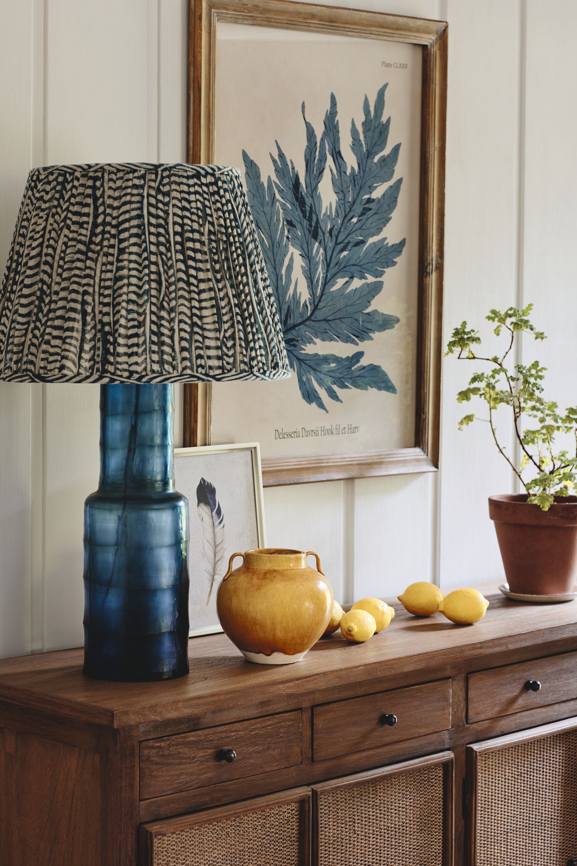 Entryway wall decor ideas :10 ways to decorate a blank wall | Homes and ...