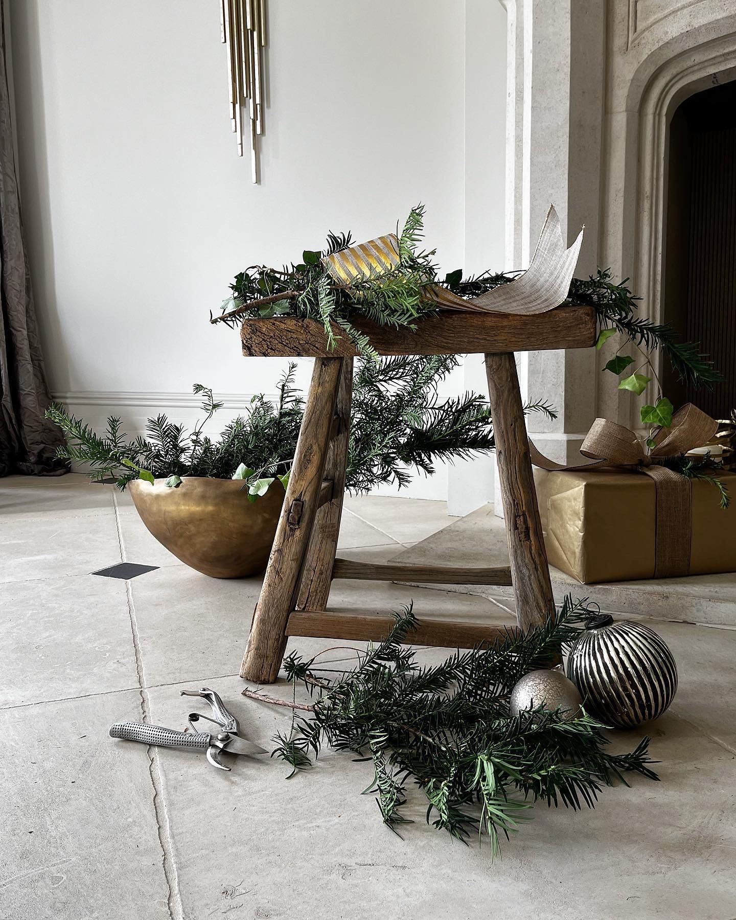 7 Tips From a Professional Christmas Tree Designer | Livingetc