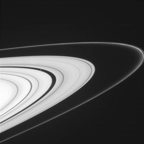 Saturn Rings Shine in New Cassini Pictures | Space