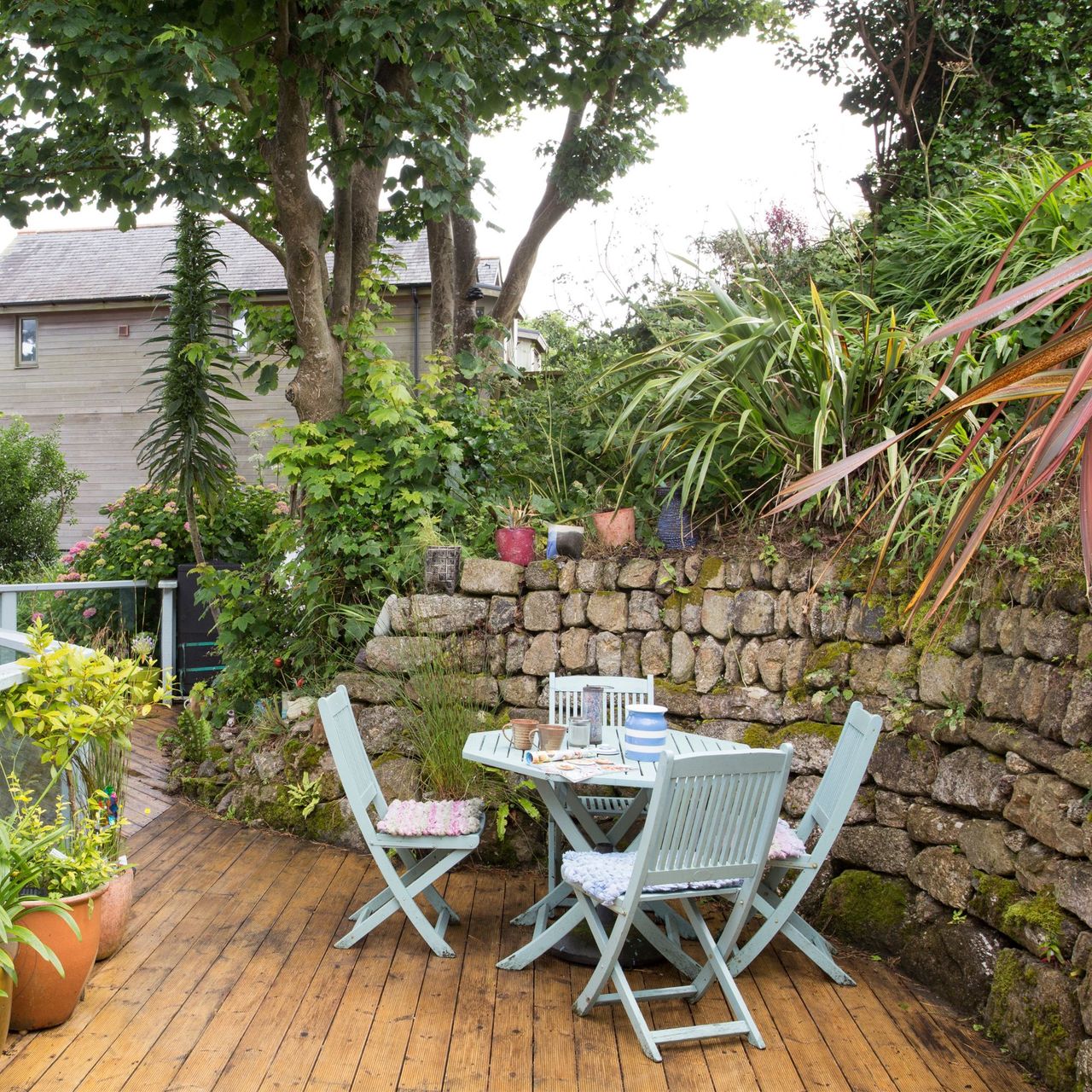 Small garden decking ideas — 7 ways to deck a petite space | Ideal Home