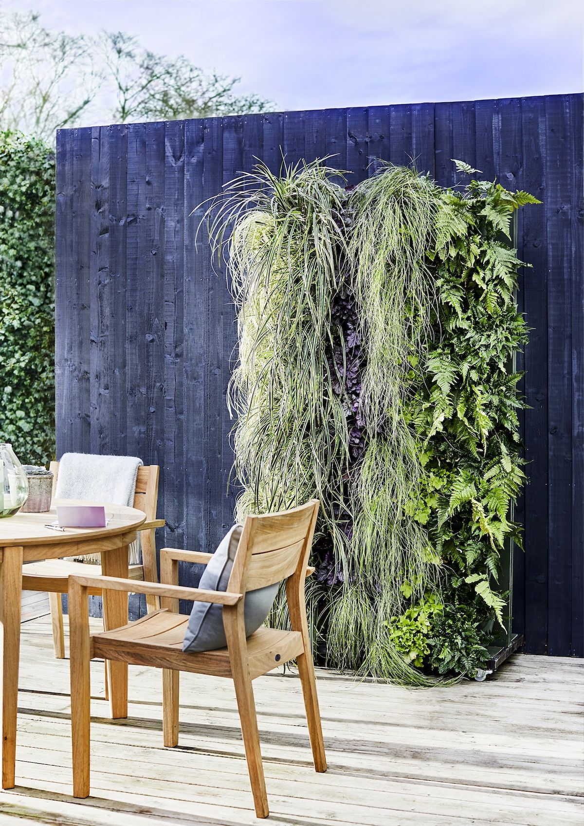 Botanical statement walls: the fastest growing interiors trend