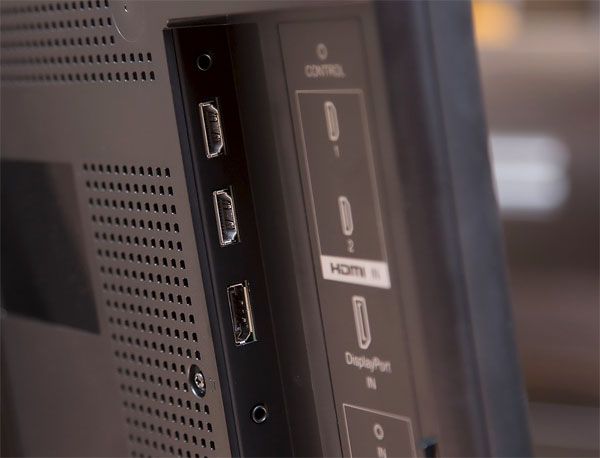 Sharp PN-K321 Packaging, Physical Layout And Accessories