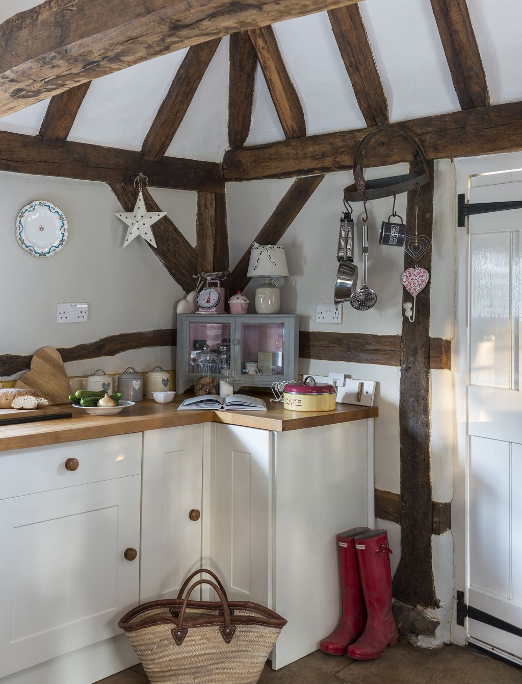 Country kitchens: 20 country kitchen ideas to add rustic charm | Real Homes