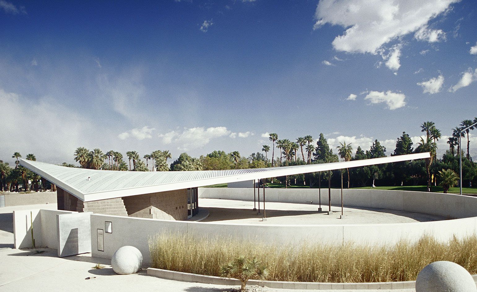 Tim Street-Porter captures modernist marvels in Palm Springs | Wallpaper